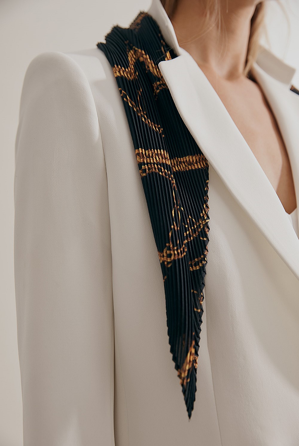 Gold Plisse Chain Scarf - Hats, Scarves & Gloves | Country Road